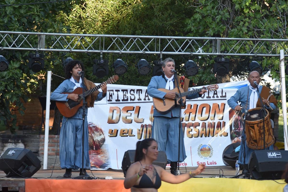 Villa Larca brilló con la Fiesta Provincial del Lechón y el Vino ...